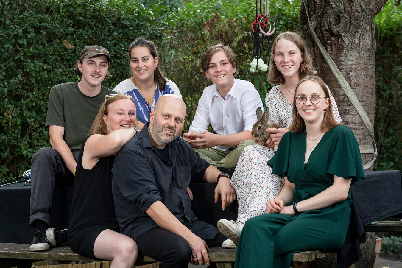 Dit gezin kreeg twee tweelingen: ‘Er gingen jaren aan dokteren aan ...