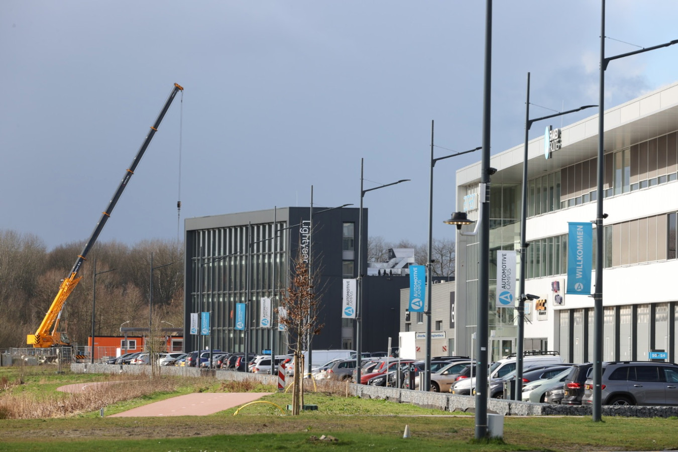 Nieuw onderzoekscentrum van TNO op Automotive Campus kijkt naar verkeer ...