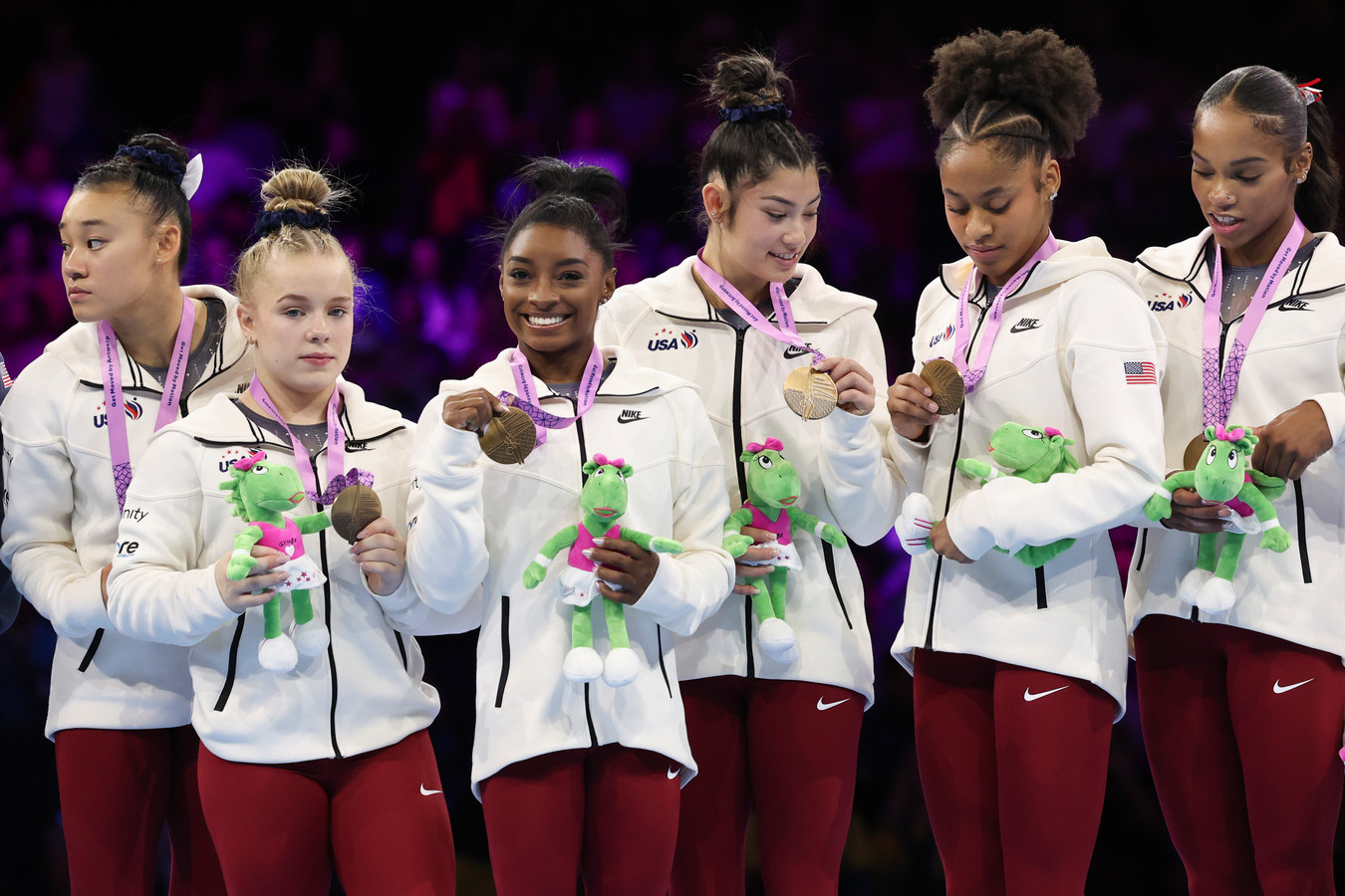 Simone Biles zorgt met twintigste wereldtitel voor gekkenhuis in ... Simone Biles zorgt met twintigste wereldtitel voor gekkenhuis in ...