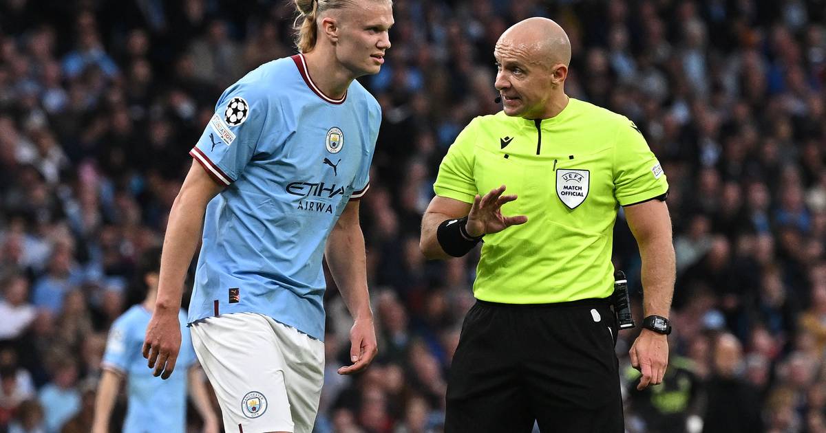 Poolse scheidsrechter fluit Champions League-finale tussen Manchester ...