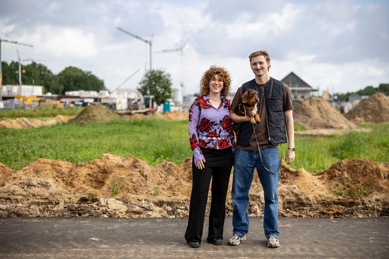Een tiny house van 48 vierkante meter, voor Iris (25) en Simon (26) is het meer dan genoeg ...