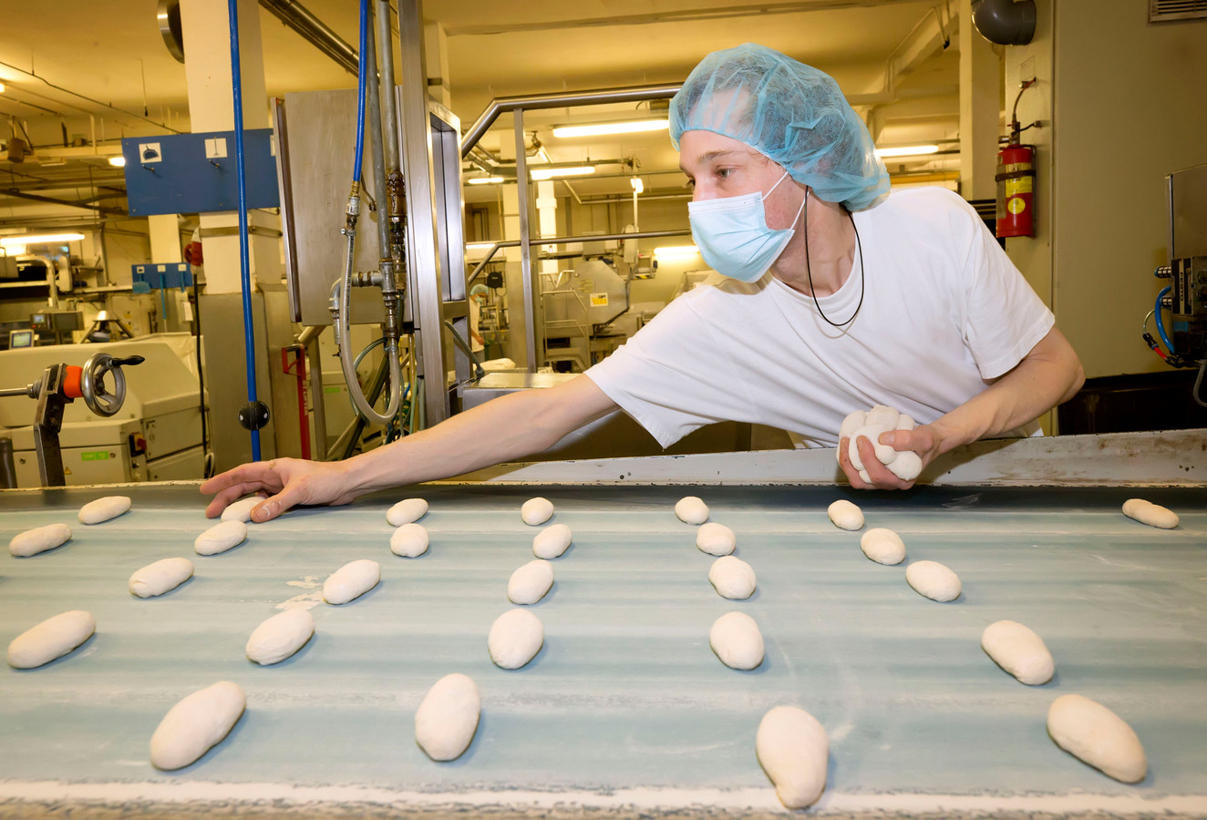 Bakkerij Welten (Borgesius Breda) haalt na 130 jaar allerlaatste brood ...