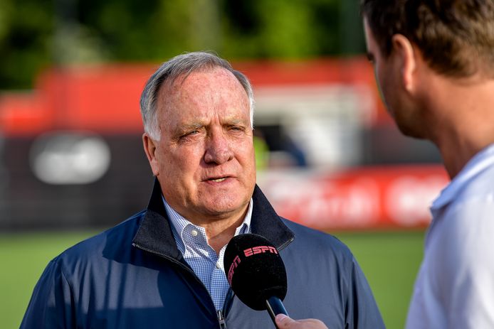 Bondscoach Dick Advocaat debuteert bij Curaçao met oefenzege op Hull ...