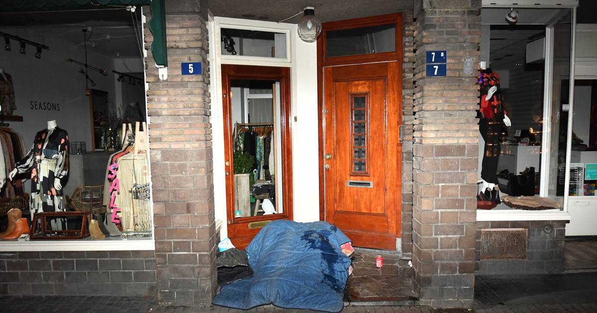 Honderden bonnen voor buiten slapende zwervers, Nijmeegse politici ...