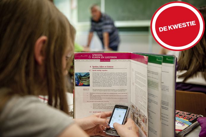 Moet het mobieltje in al het onderwijs verboden worden of is het juist een hulpmiddel? | Breda ...