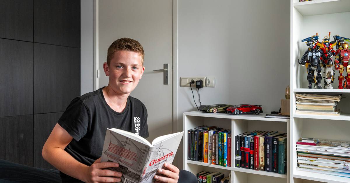 De 12-jarige Lars heeft een eigen boek geschreven: ‘Ik heb altijd wel een idee voor een verhaal ...
