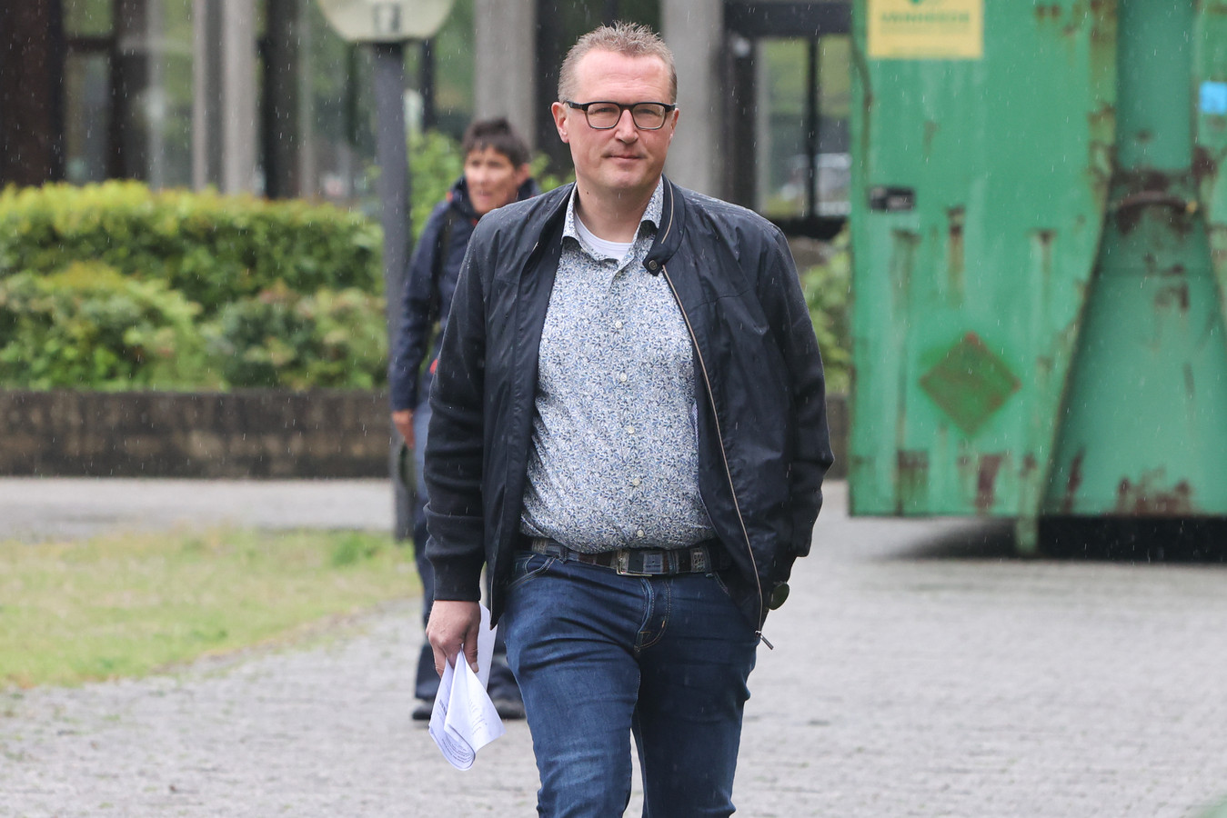 ASSISEN. “Pa plunderen, vernederen, slaan en uiteindelijk dood stampen ...