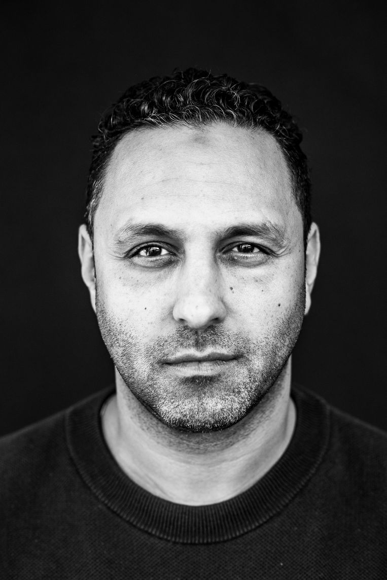 Khalid Kasem is de nieuwe presentator van De vooravond: ‘Die jas zit hem als gegoten’