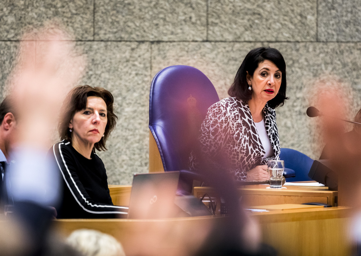Roos is de tweede griffier op rij die opstapt, in 2017 was het Voss die ...