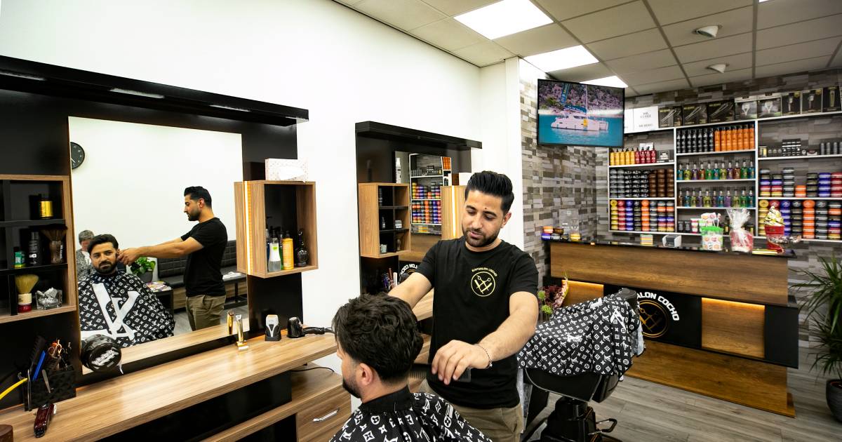 Kapper Nawaf Kadeda wil nooit meer weg uit Nuenen | Geldrop-Mierlo ...