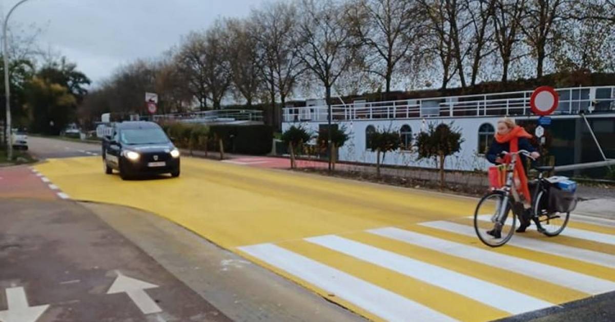 Geel kleurtje op heraangelegde straat moet voor meer veiligheid zorgen ...