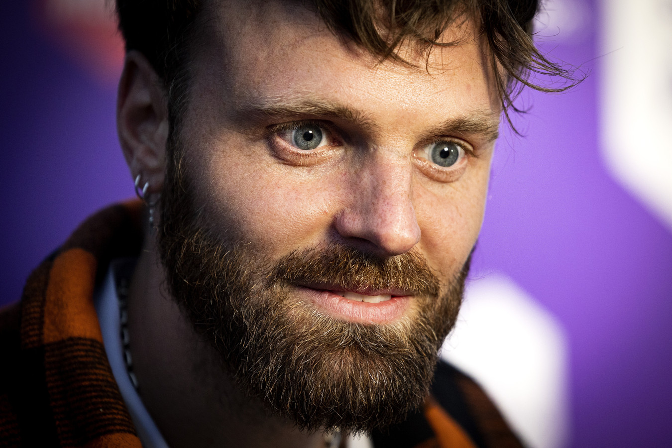 Blije Tim Hofman Bedankt Vinder Van Verloren Heuptas ‘je Bent Een Held