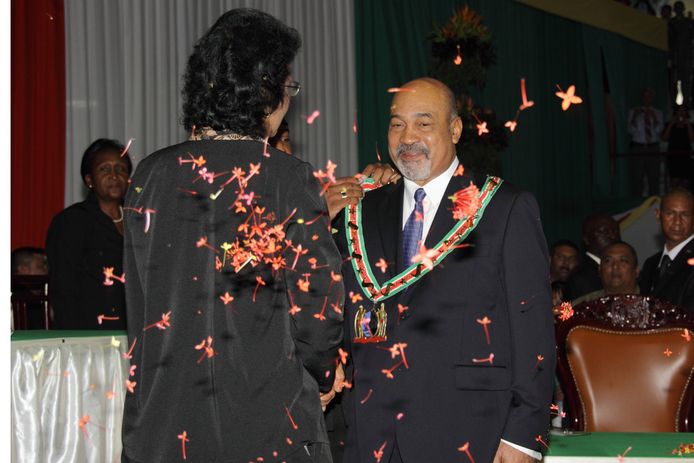 Bouterse ontspringt opnieuw de dans | Buitenland | AD.nl