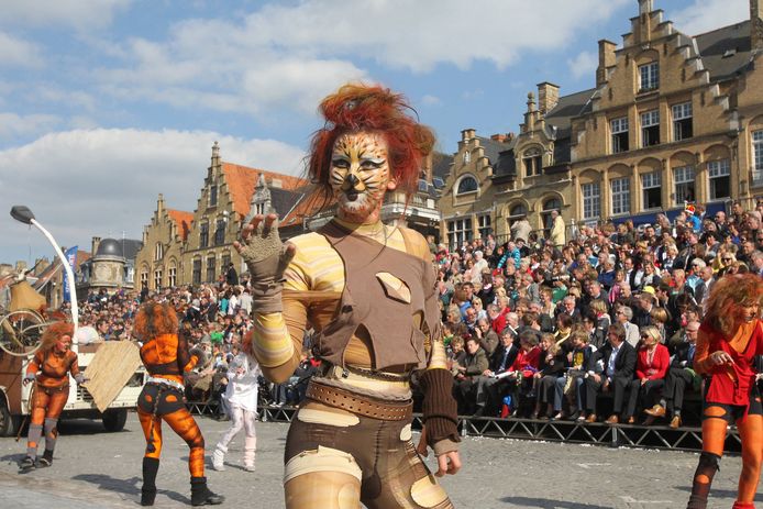 Recordaantal figuranten voor Kattenstoet | Ieper | hln.be