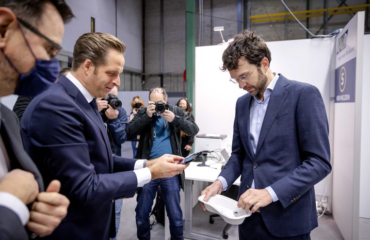 Vaccinatiebaas Jaap van Delden wordt vervangen. Op eigen verzoek, aldus ...