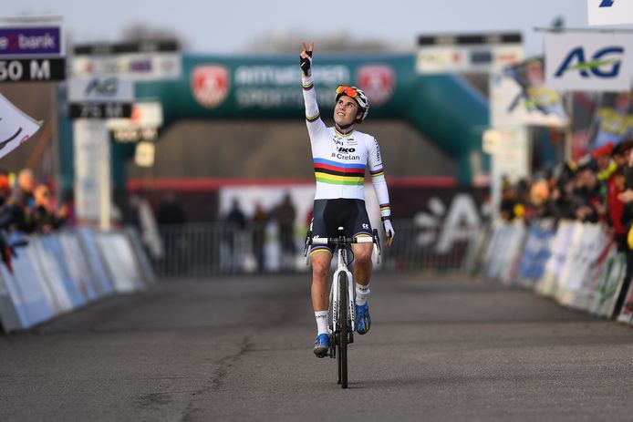 Roland Liboton voorbij: Sanne Cant pakt in Antwerpen elfde Belgische ...