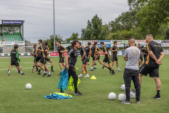 Debutant Kloetinge brandt van verlangen en ambitie: ‘De rek is er nog ...