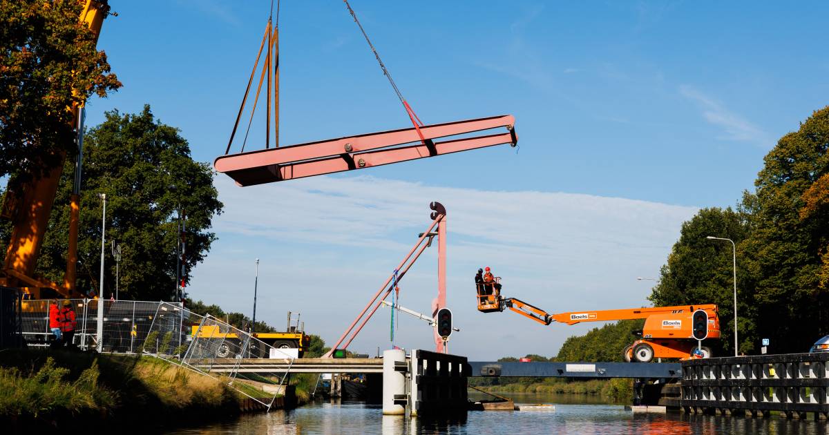 Hoe de evenaar los kwam boven Biest-Houtakker: brug over kanaal maandje ...