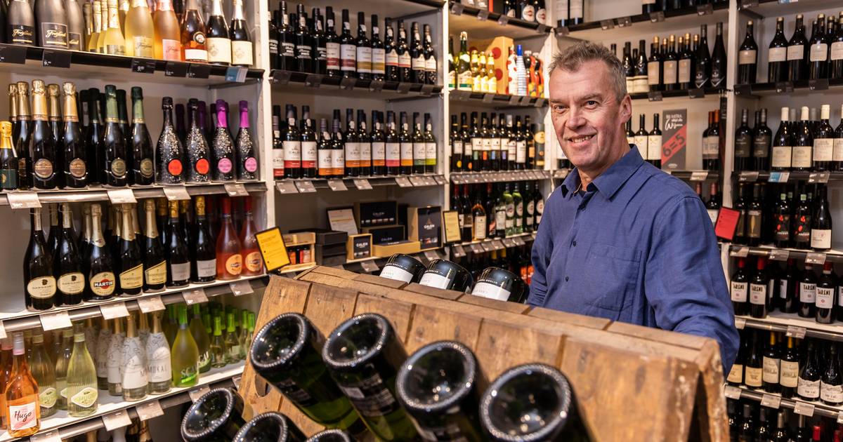 Aad Westdijk (65) is blij met vrijwilligers: ‘Doe wat voor anderen, je ...