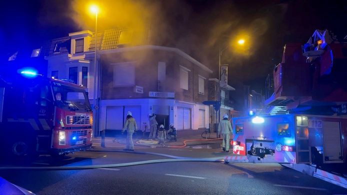 Aanzienlijke schade bij brand in populaire frituur ‘De Spits’ | Brugge ...