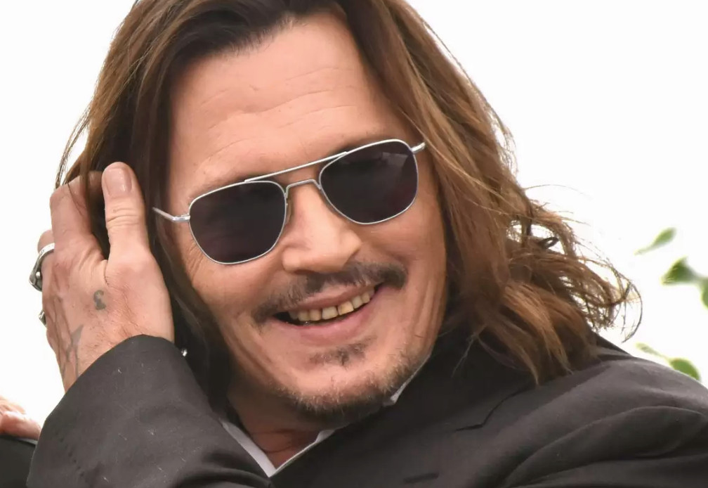 Na Heisa Over Rottende Tanden Johnny Depp Kreeg Nochtans Een Make Over Voor Die Première Op