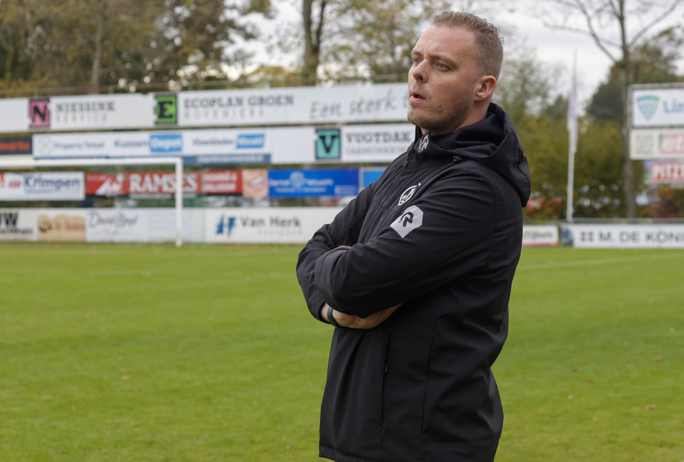 Dano Lourens scoort achter standbeen en Capelle wint opnieuw: lees hier ...