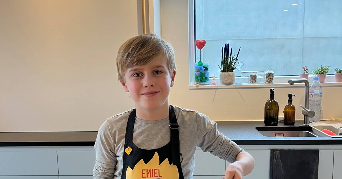 Emiel (10) bakt wafels voor De Warmste Week: “Ik heb heb er meerdere ...