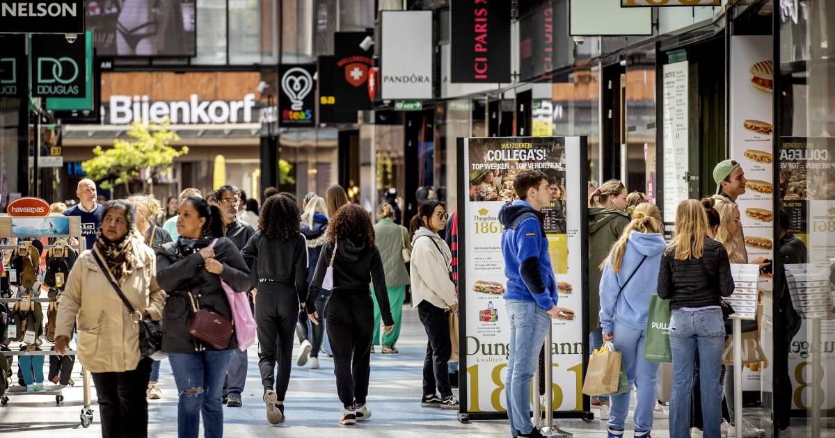 Steeds meer fysieke winkels, maar bij webshops is de rek eruit ...