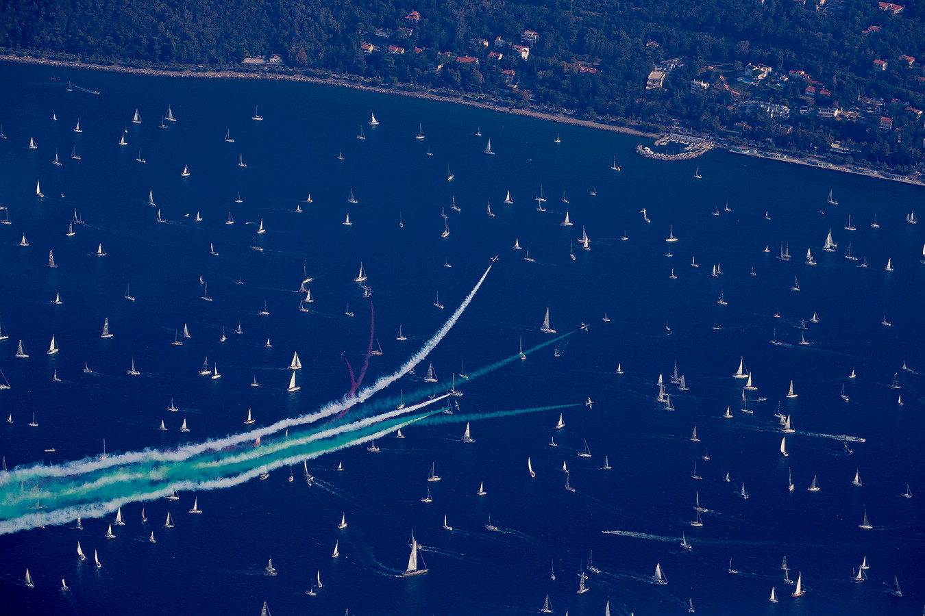 FOTO. Grootste botenrace ter wereld levert prachtige beelden op | Foto ...