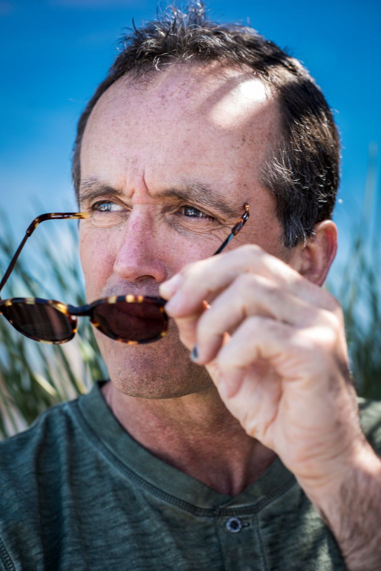 Misdaadverslaggever Bas van Hout: ‘Ga nooit, ik herhaal nooit, in zee ...