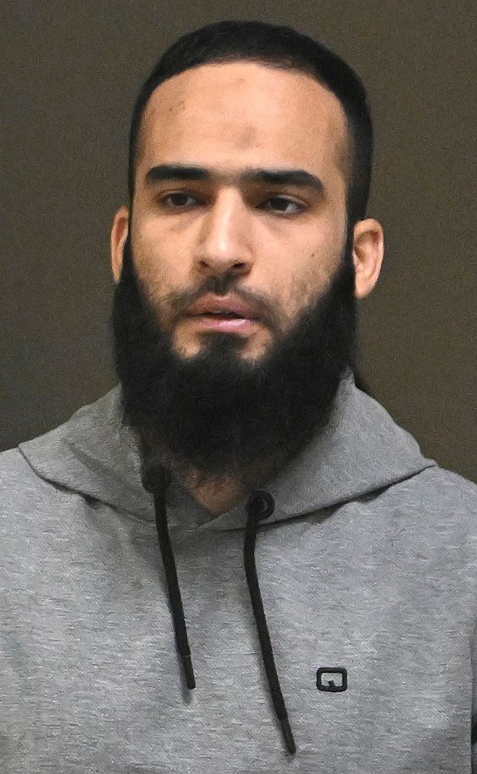 Waarom geen extra straffen voor Abdeslam en Ayari op terreurproces? Dit ...