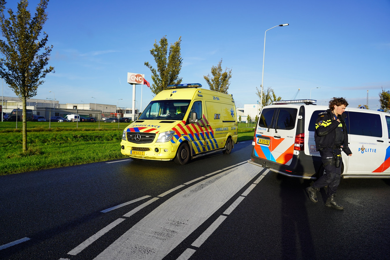 Acht mensen in ziekenhuis door damp zeer giftige stof bij chemisch ...