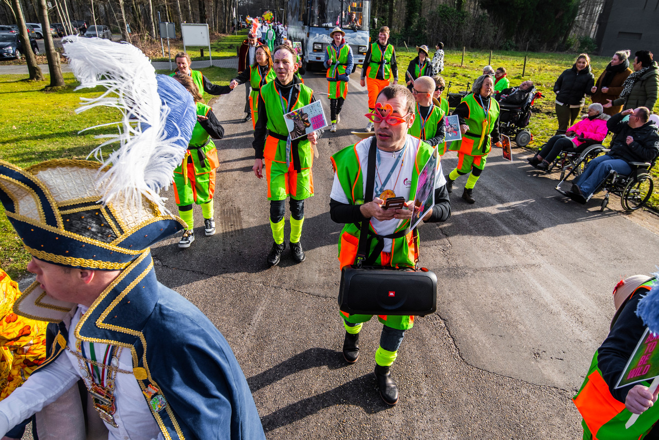 Carnavalsvereniging van De LosserHof viert feest in nieuwe junglepakken ... Carnavalsvereniging van De LosserHof viert feest in nieuwe junglepakken ...
