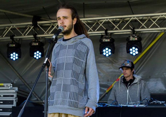 Rapper Siebrand brengt eerste muziekvideo uit: “‘Bekaf’ vat afgelopen ...