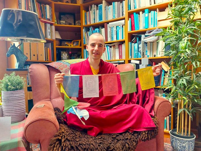 Hoe zou het zijn met monnik Giel (25), voor even terug in België? “In ...