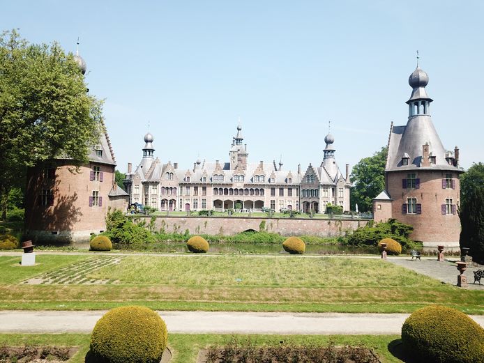 Jardin Beauville haalt topartiesten naar kasteel Ooidonk: In je bubbel ...