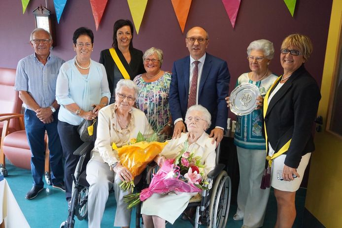 Mary Knockaert viert haar 104de verjaardag in stijl | Oostende | hln.be