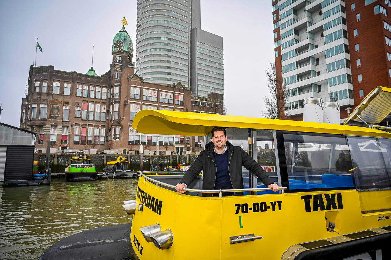 Op Koningsdag mag de koning best even de watertaxi besturen (mits hij ...