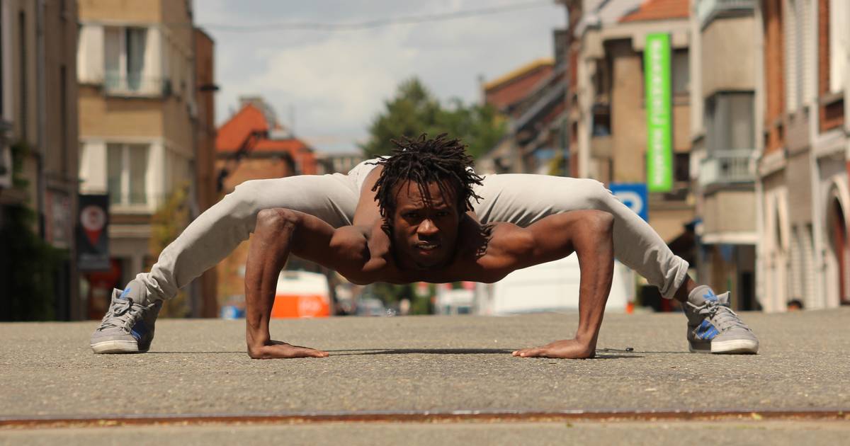 Slangenmens Papi Flex gooit hoge ogen in Britain’s Got Talent: “Mijn ...