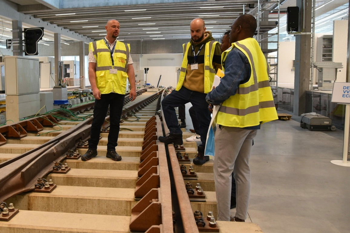 Des centaines de postes à pourvoir chez Infrabel: “Nous sommes sous ...