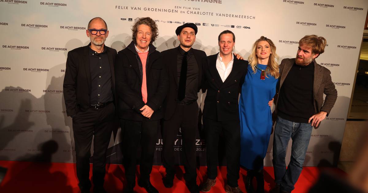 IN BEELD. Cast van ‘Zillion’ keurt ‘De Acht Bergen’ | BV | hln.be