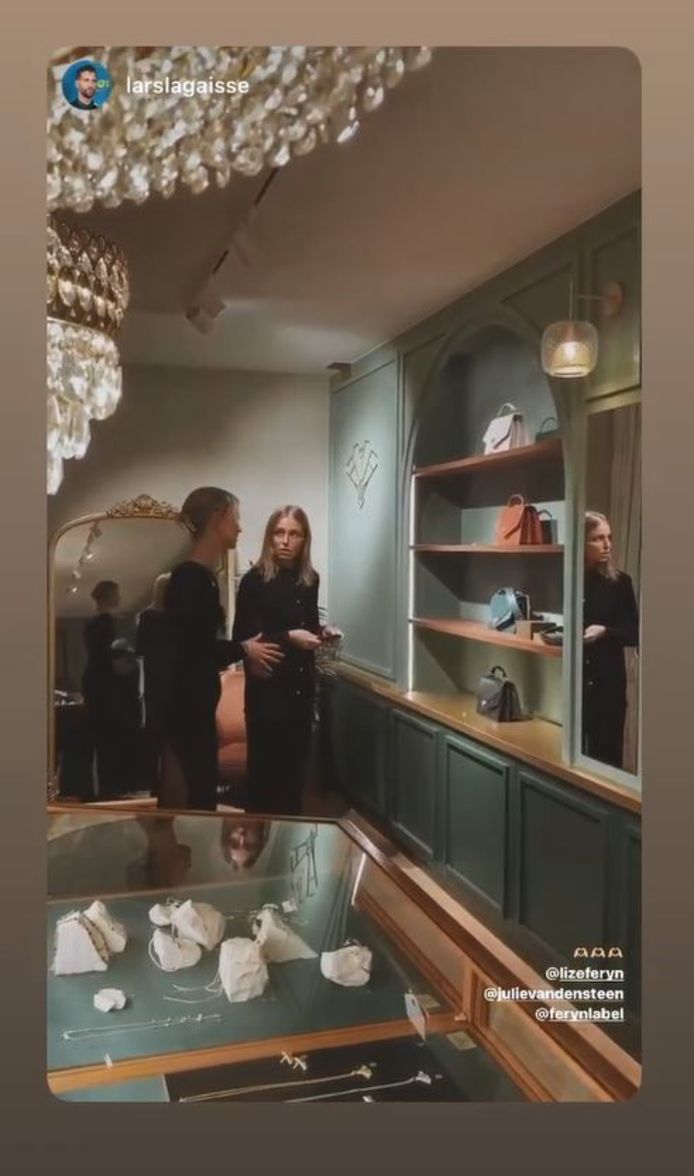 BV 24/7. Véronique De Kock maakt een zelfportret en Julie Van den Steen ...