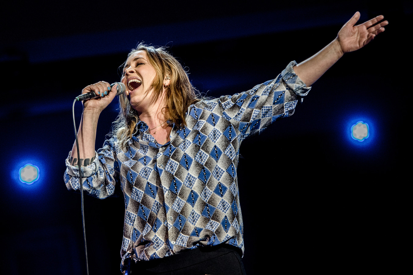 Gestrande Anouk na anderhalve maand Marokko terug in Nederland: ‘Enorm ...