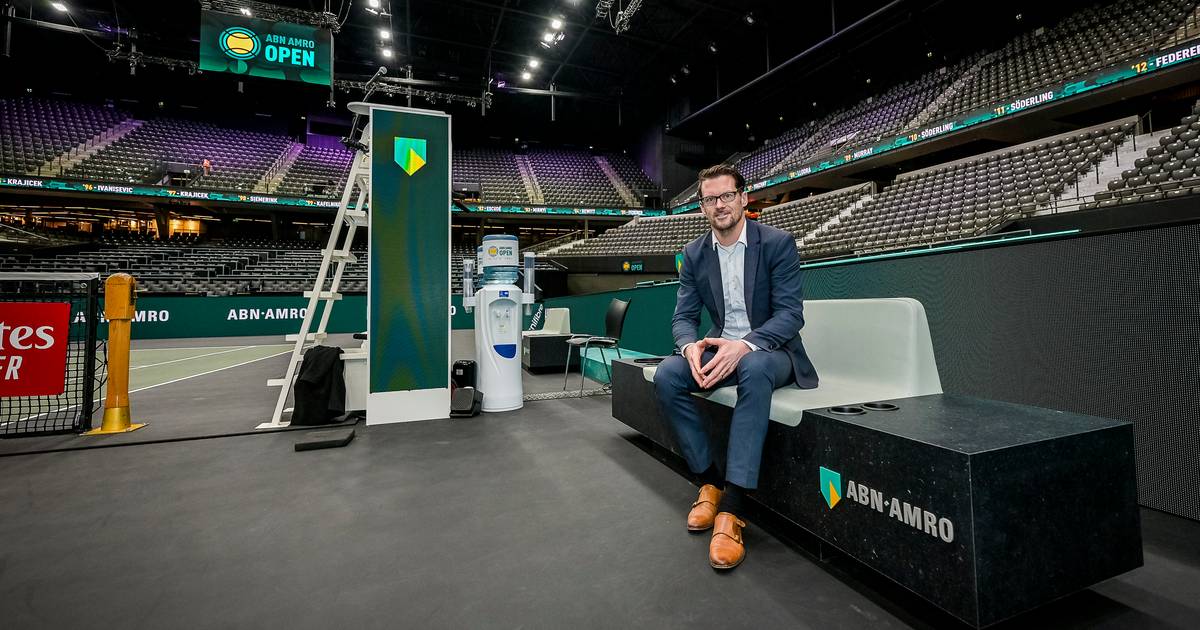 Reinier stuurde mailtje naar tennistoernooi in Ahoy: ‘De bankjes? Die ...