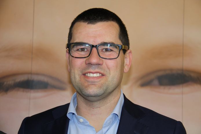 Sander Loones (N-VA) volgt Steven Vandeput op als minister van Defensie ...