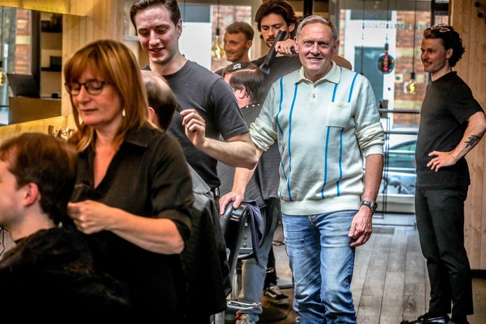 “Een spits van Club Brugge moest hier zijn haar laten knippen, zodat ...