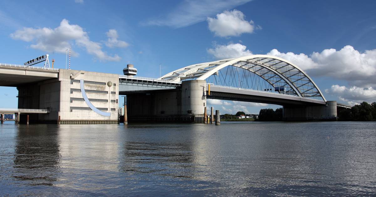 Nachtelijke werkzaamheden Van Brienenoordbrug | Rotterdam | AD.nl Nachtelijke werkzaamheden Van Brienenoordbrug | Rotterdam | AD.nl