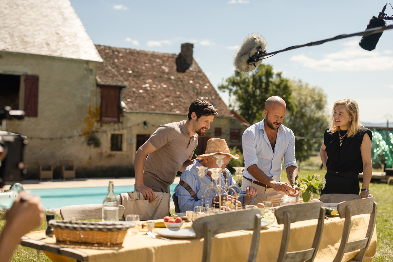 In nieuwe komediefilm Fijn Weekend komen onderlinge verhoudingen op ...