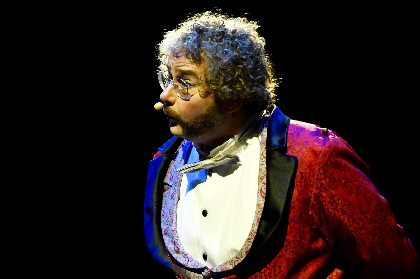 Kunstfluiter uit Mierlo gaat anderhalf jaar op wereldtour met Cirque du ...