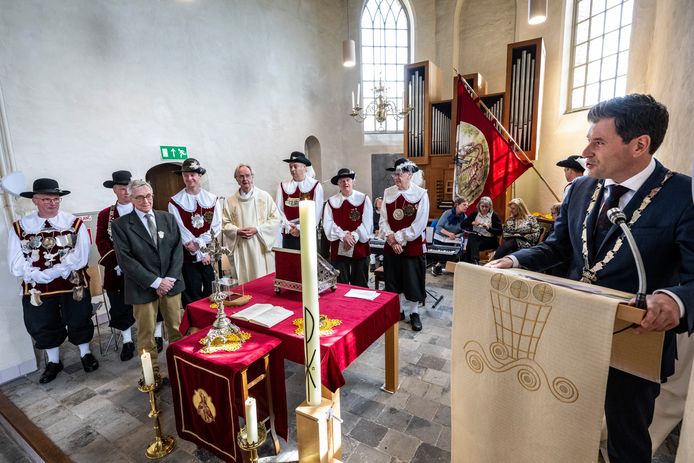 Gerard (87) is 70 jaar bij het gilde en schiet nog gewoon mee | Heumen ...